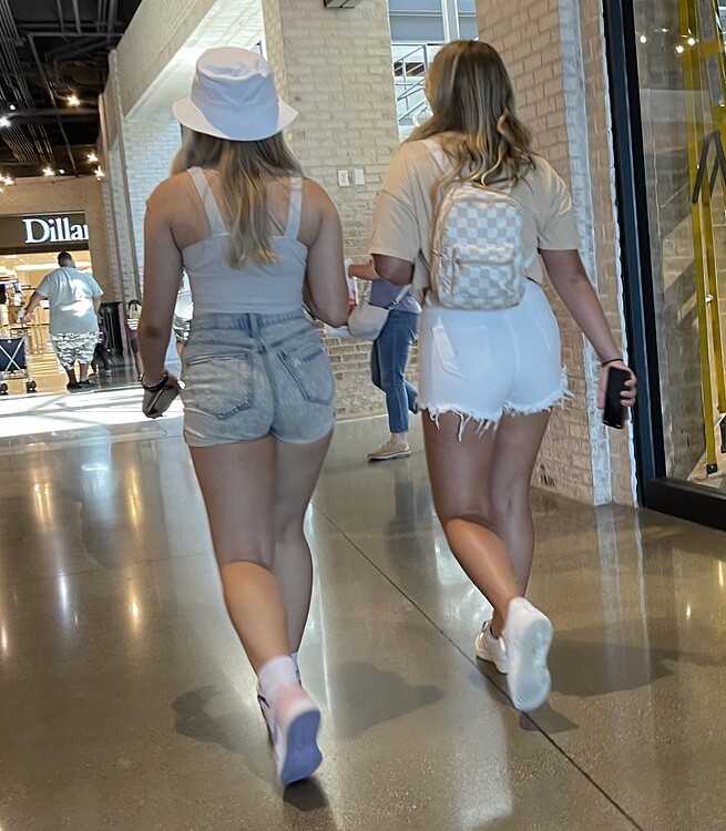 Mall T33ns - Short Shorts & Volleyball - Forum