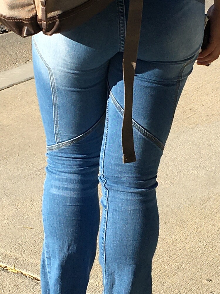 Beautiful girl in tight, pocketless jeans - Tight Jeans - Forum