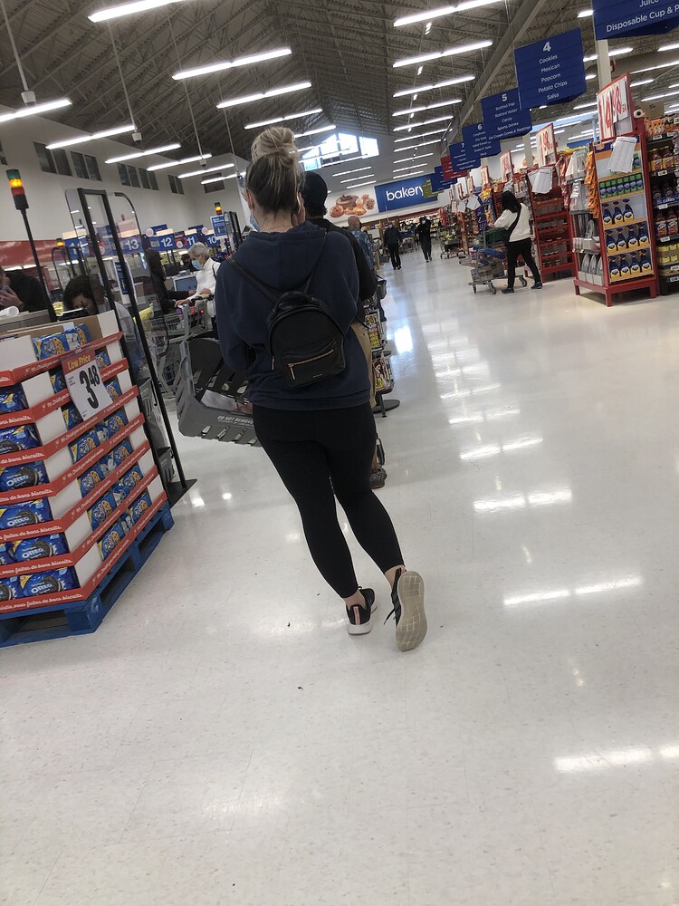 Grocery store line up - Spandex, Leggings & Yoga Pants - Forum