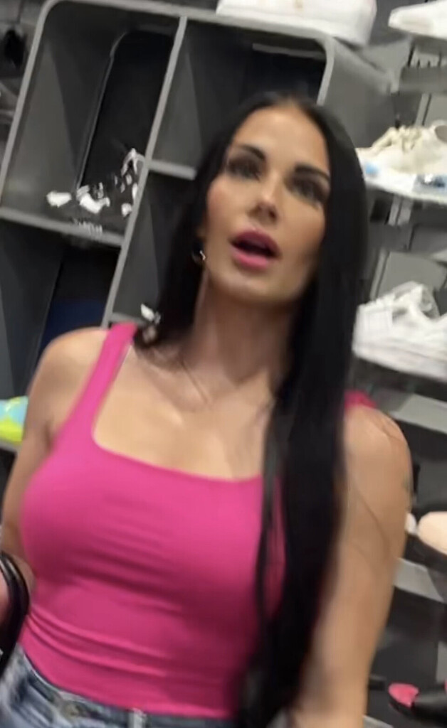 TROPHY WIFE PT2 (video) - Tight Jeans - Forum