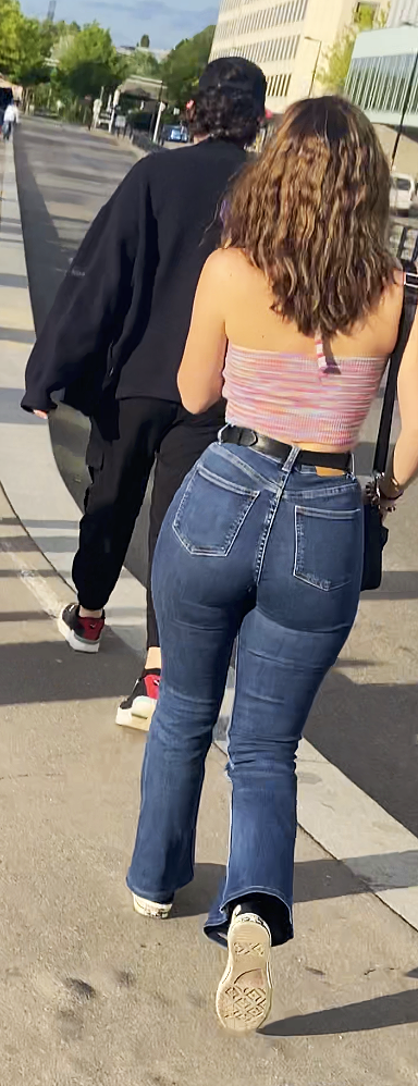 TEEN - Thin waist but bubble butt - Tight Jeans - Forum