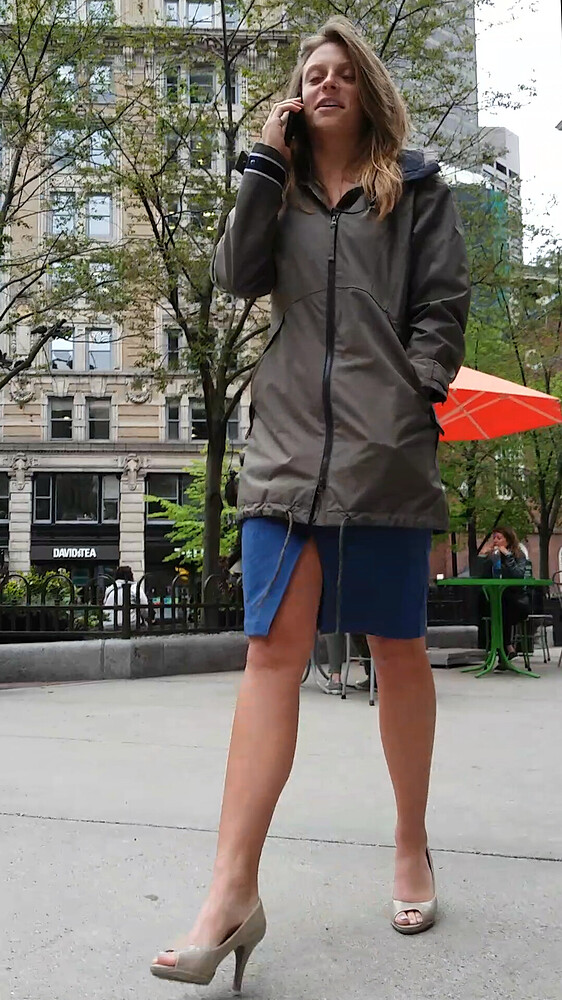 Lunch break call - blue skirt and heels - Video - Forum