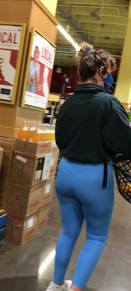 Curly hair PAWG left me no choice (light blue leggings) - Spandex ...