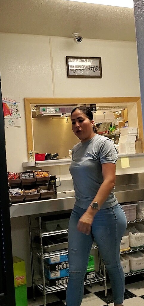 PURRFECT SLIM WAIST THICCC LATINA WAITRESS PT. 5 🥵🥵 - Tight Jeans - Forum