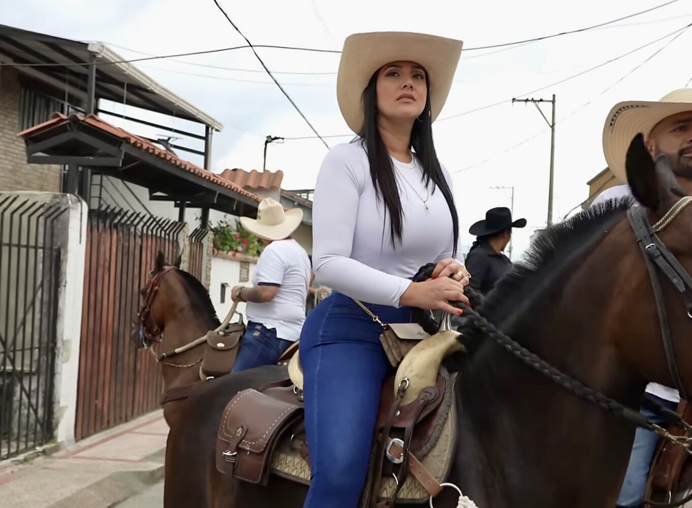 Latina cowgirls gitty up! Non OC - Tight Jeans - Forum