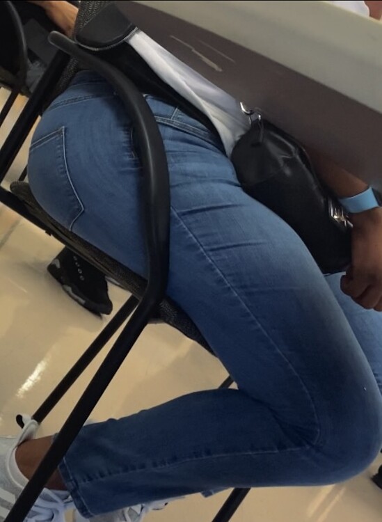 I Just Love How Her Cheeks Sit In That Chair - Forum