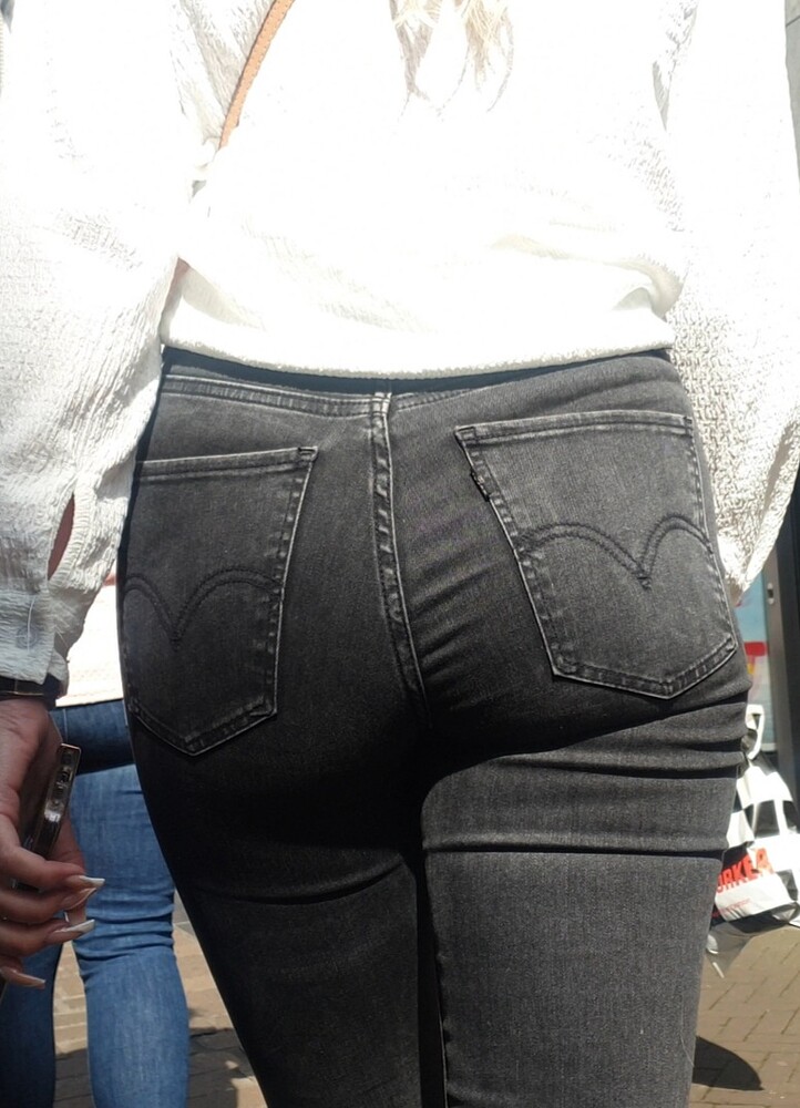 Blonde Girl With A Tight Ass In Tight Black Jeans Tight Jeans Forum