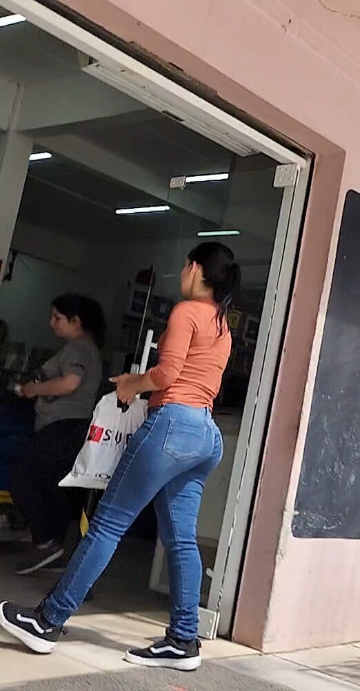 Cashier with a decent body (oc) - Tight Jeans - Forum