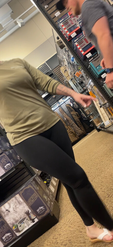 Sexy ass milf with a nice mound and booty - Spandex, Leggings & Yoga ...