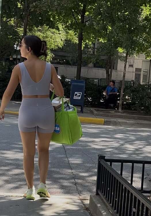 Gym Girl Coming out from grocery store - Spandex, Leggings & Yoga Pants ...