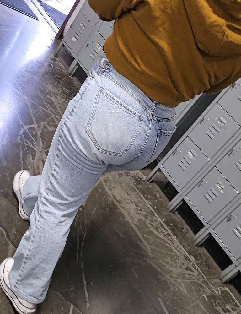 BBL milf. Juicy jeans bubble ass! OC - Forum