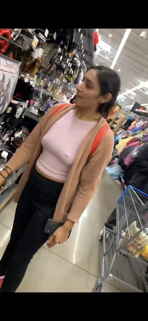 Girls Nips Poking Thru Her Shirt Boobs Forum