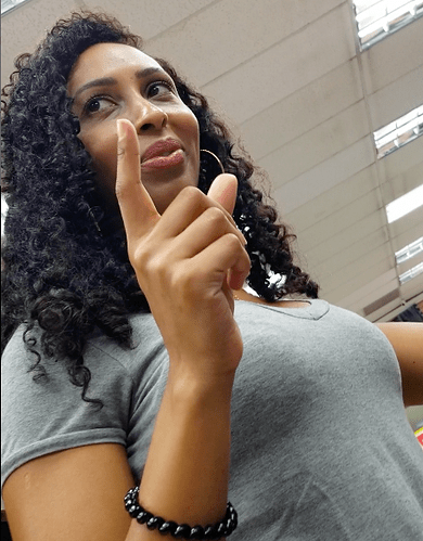 Foreign Baddie from Brazil 🤯 - Tight Jeans - Forum