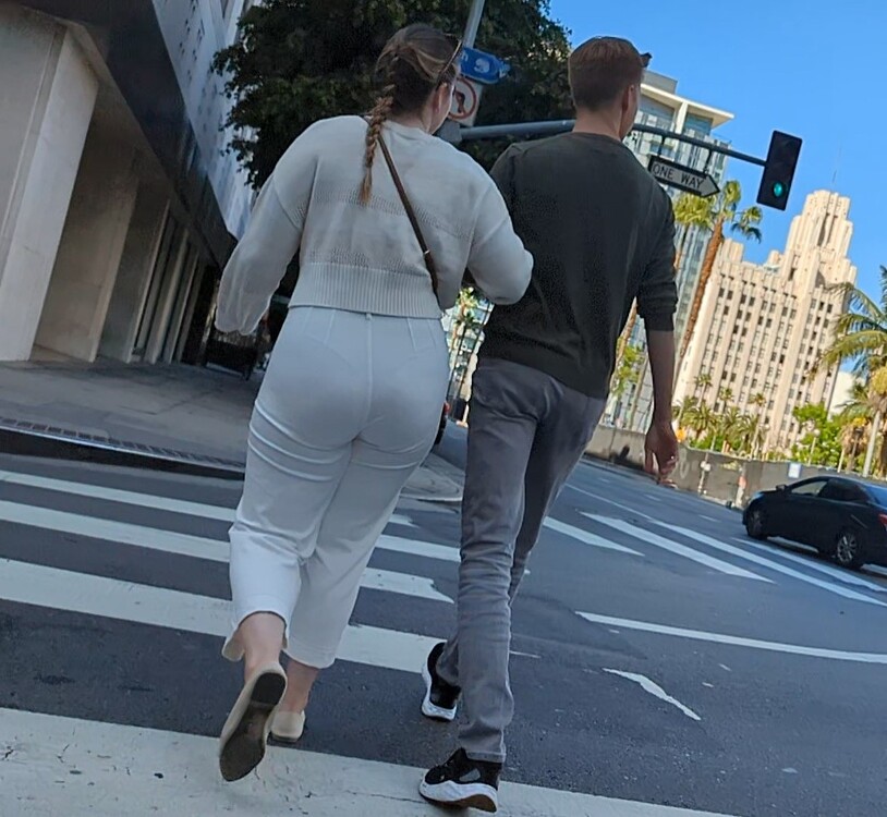 OMG White pants with VTL - booty - Forum