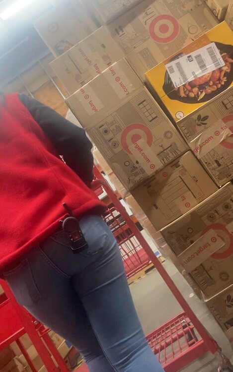 Cute Target employee showing off her nice ass - Tight Jeans - Forum