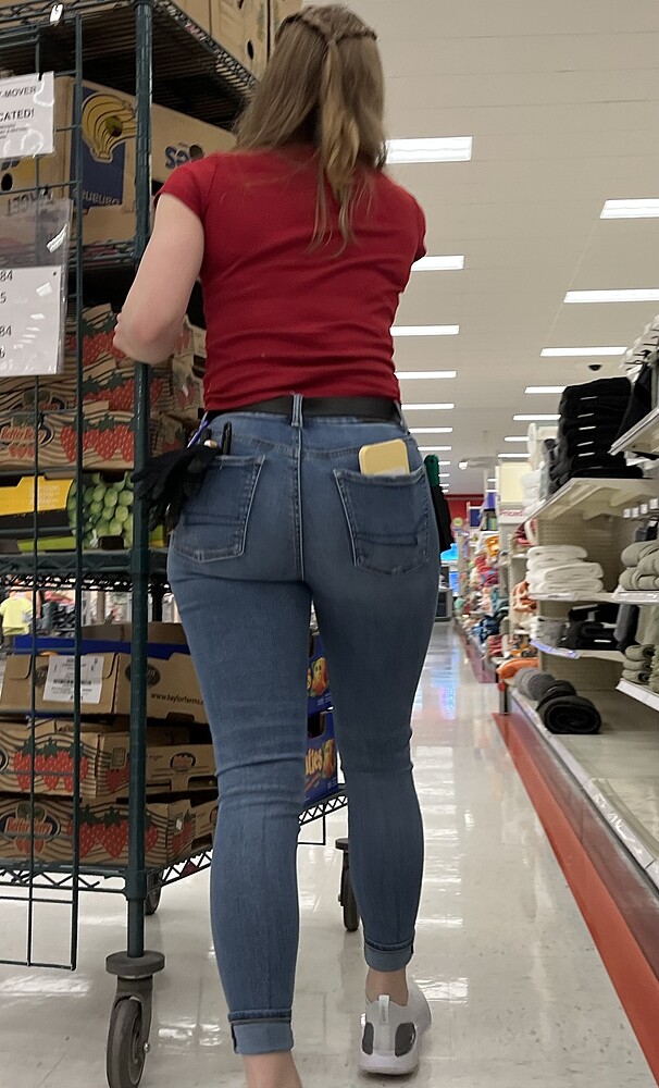 Slim body target worker 👀 - Tight Jeans - Forum
