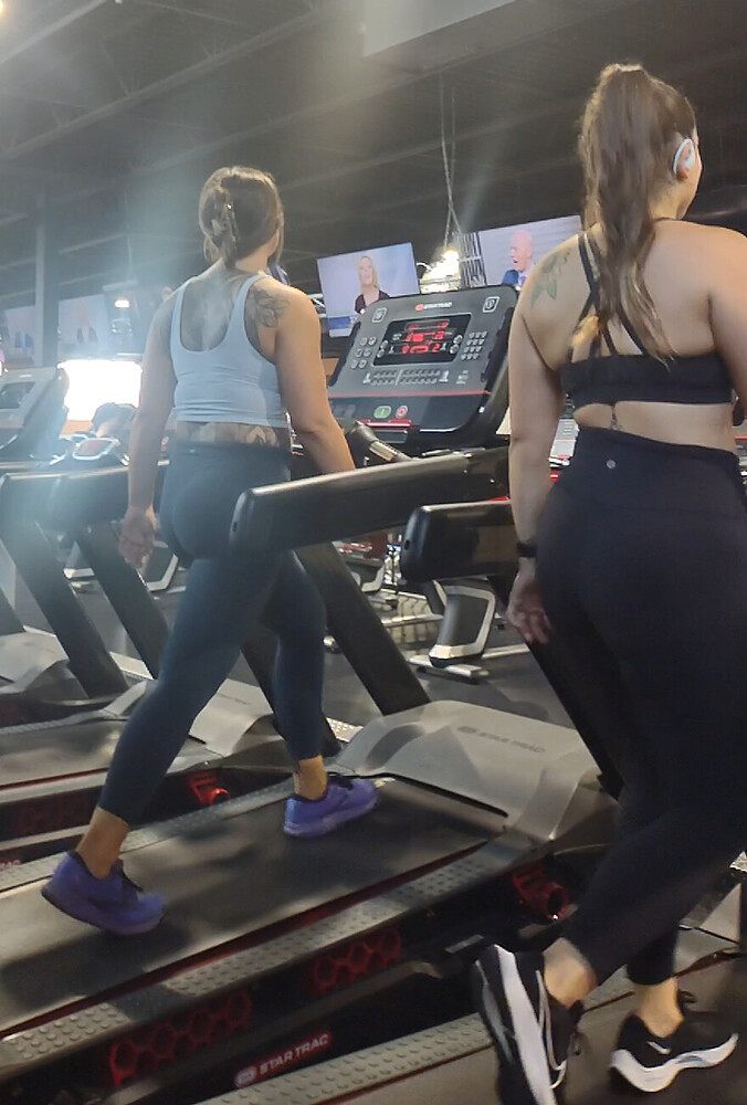 2 gym pawgs on treadmill side by side - Spandex, Leggings & Yoga Pants - Forum
