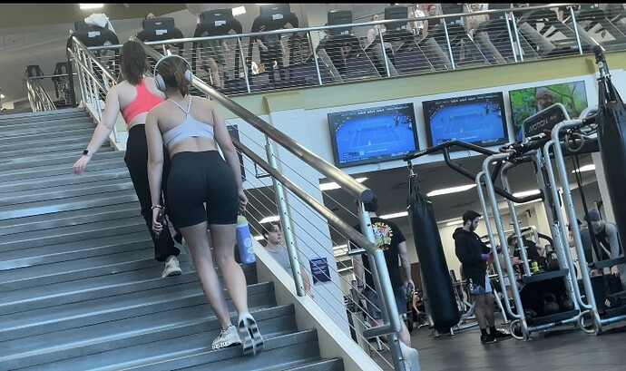 Hot Gym Asses working out - Spandex, Leggings & Yoga Pants - Forum