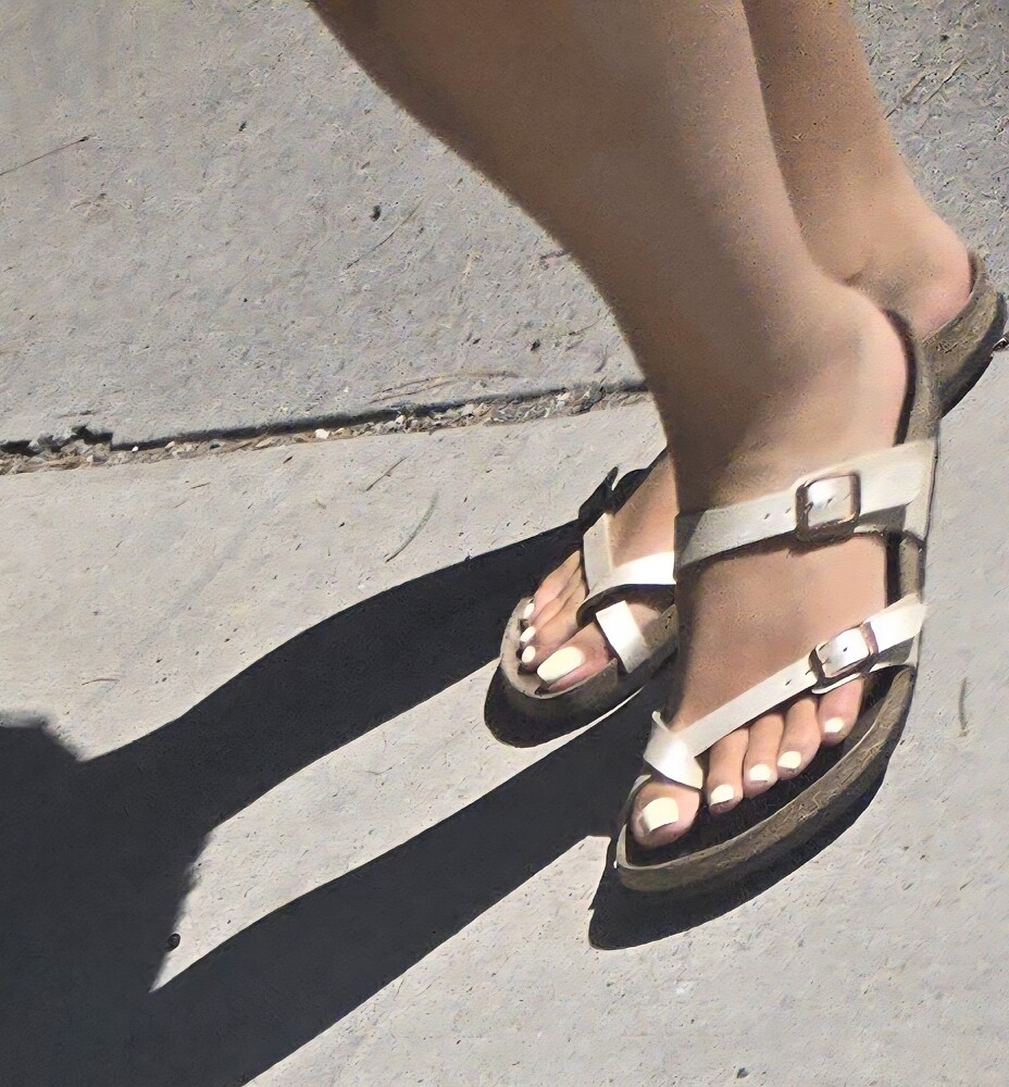 College Girl Nice Cheeks And Feet Short Shorts And Volleyball Forum