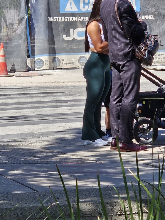Beautiful Latina Mom Spandex Leggings And Yoga Pants Forum