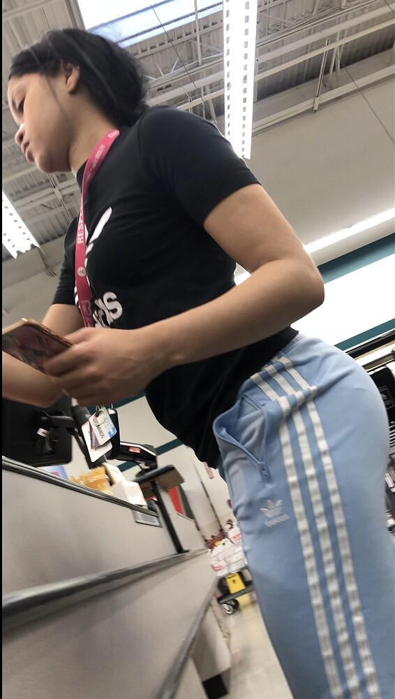 Cute Girl Vpl Booty In Tight Joggers Spandex Leggings And Yoga Pants