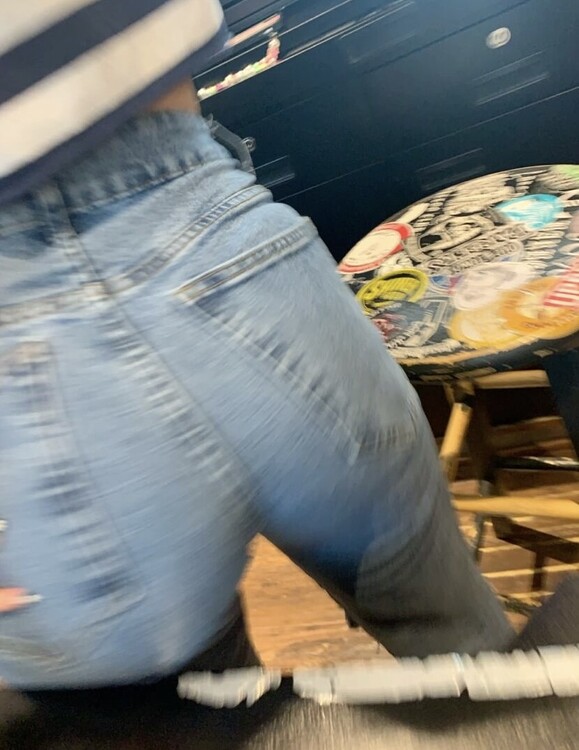 Perfectly timed bending over in jeans plus her friend 😍 - Tight Jeans ...