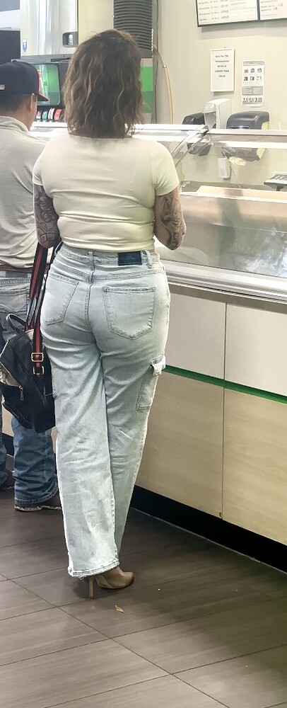 FRESHLY BAKED BUNS… at Subway - Tight Jeans - Forum