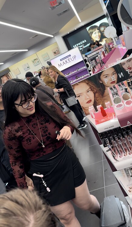 Thick Gothic Girl In Sephora Ass Forum
