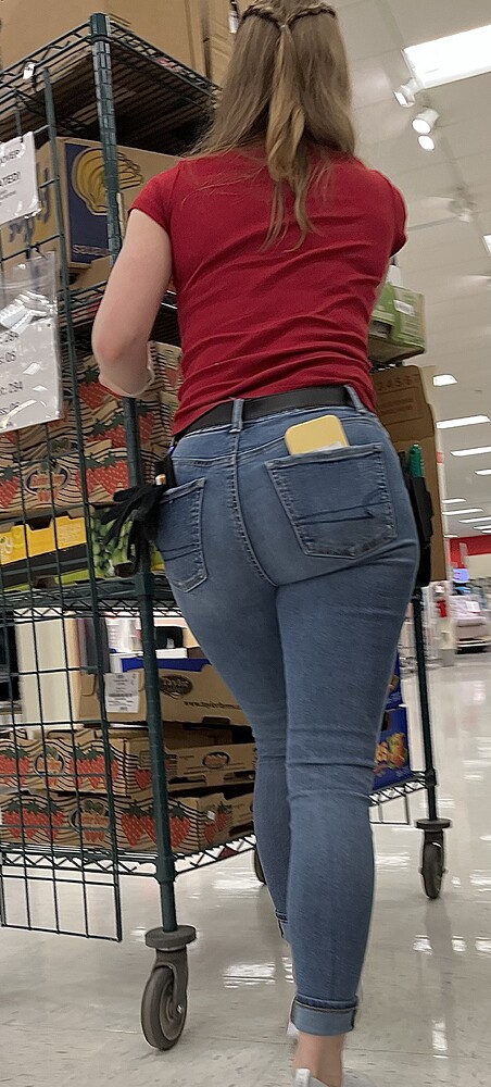 Slim body target worker 👀 - Tight Jeans - Forum