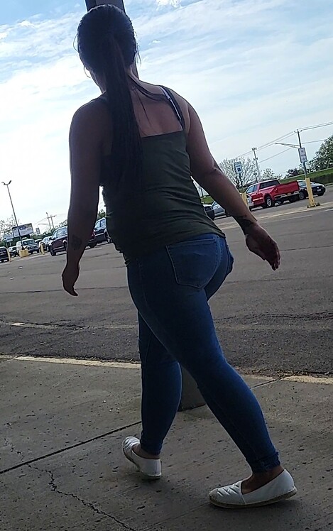 Bubble Butt Latina In Tight Jeans Oc Tight Jeans Forum