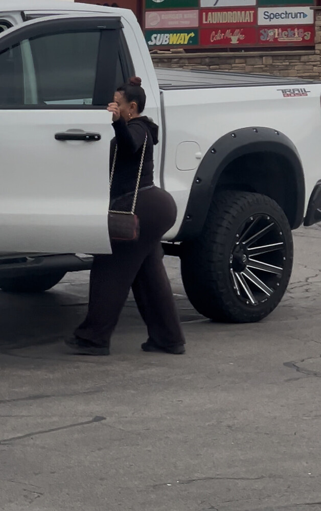 Latina w/ Monster BBL - Spandex, Leggings & Yoga Pants - Forum