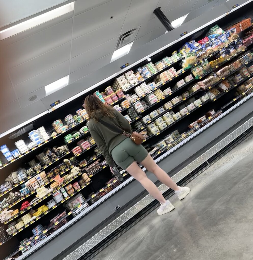 [CLOSE UPS) Beautiful ass in green spandex shorts - Short Shorts & Volleyball - Forum