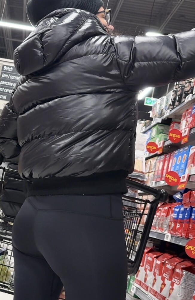 High fashion milf w a perfect lulu bubble + vtl💦 - Spandex, Leggings ...