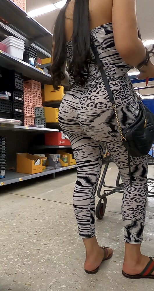 Dominican mami Shaking ass - Spandex, Leggings & Yoga Pants - Forum
