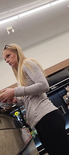 DAMNNN. PERFECTLY FIT BODY! REAL BEAUTY, FACE SHOT - Forum