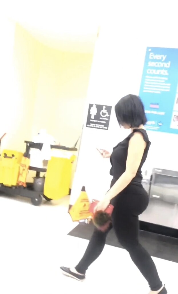 Short but Stacked - Not OC - Tight Jeans - Forum