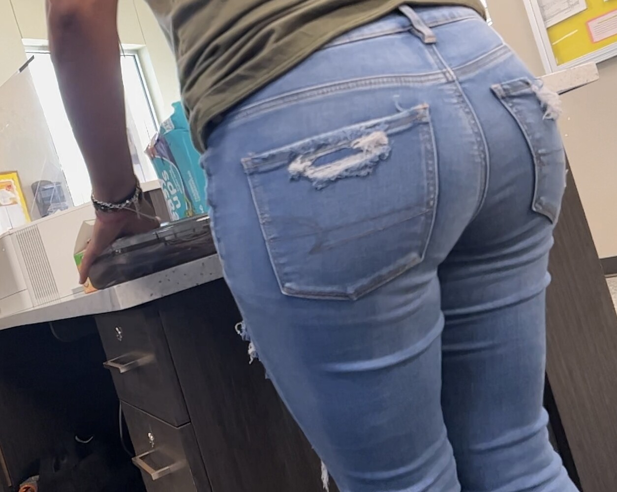 Weve Seen Her In Leggings But Now… Tight Jeans Forum