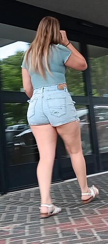 Blonde Pawg Jean Shorts Sandals Quick Cap Short Shorts Volleyball