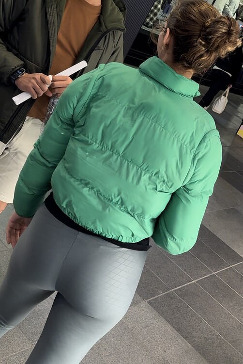 Sexy latina ass slight vtl in sexy tights - Spandex, Leggings & Yoga ...