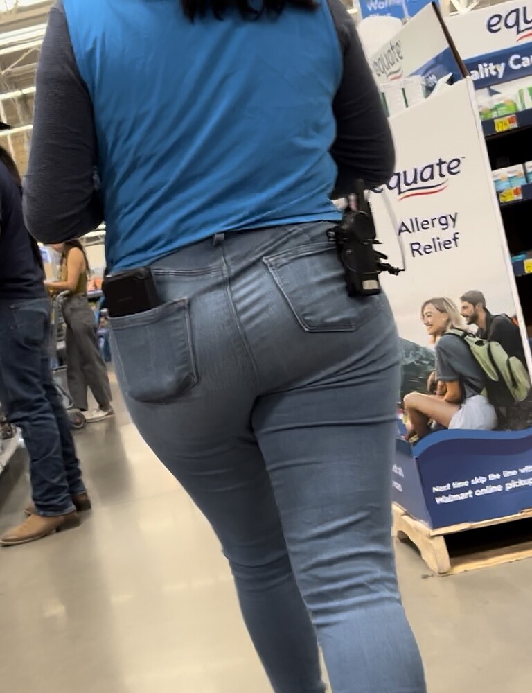 Thick Walmart Worker Bends Over And Shows Off π₯π₯ Tight Jeans Forum
