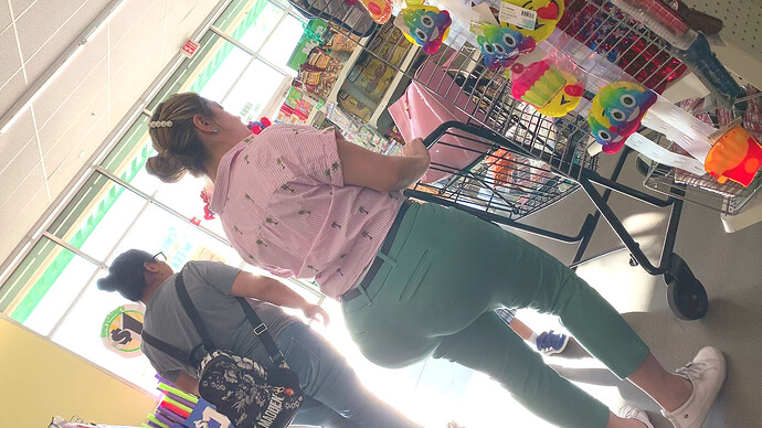 Hispanic with big bbl and hot face - Tight Jeans - Forum