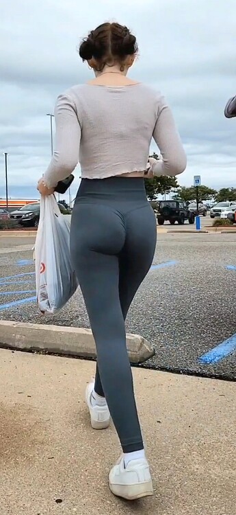 Teen In Tight Gray Legging Very Close Upshot ๐ฃ Spandex Leggings