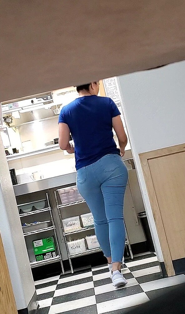 Purrfect Slim Waist Thiccc Latina Waitress Pt4 😮💨😮💨👀 Tight Jeans Forum