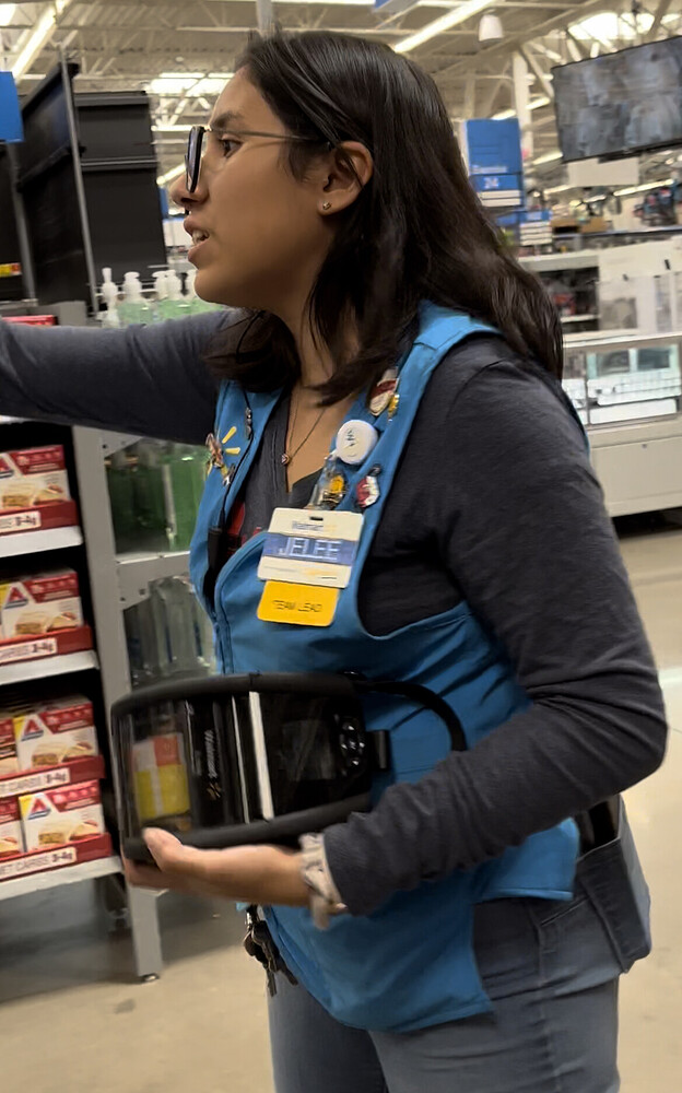 Thick Walmart Worker Bends Over And Shows Off π₯π₯ Tight Jeans Forum