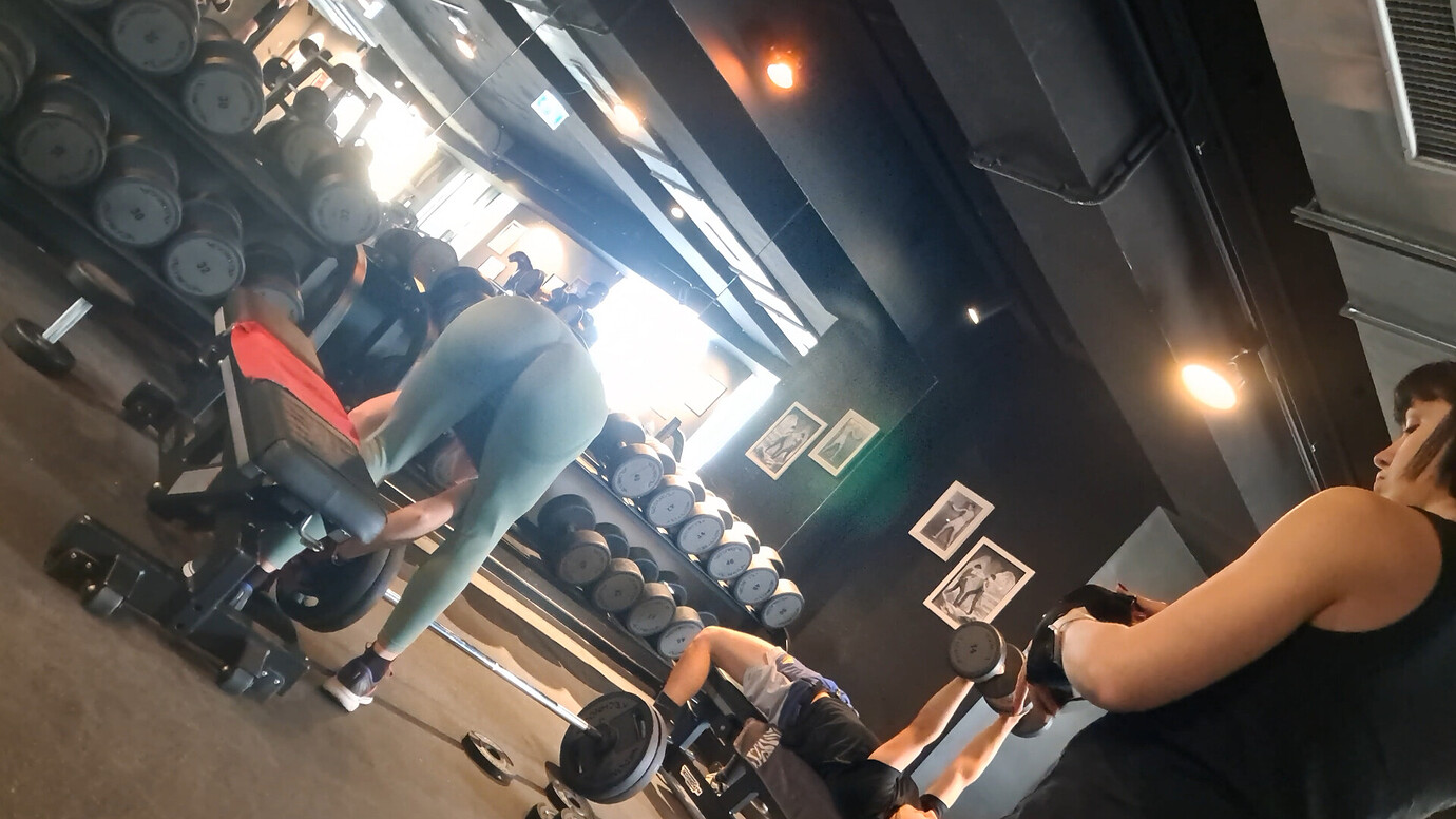Cute Gym Girl Squatting And Bending Over Oc S Face Shot And Video