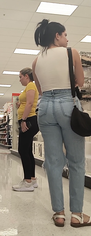 She Takes After Her Mom 🍑🍑 Spandex Leggings And Yoga Pants Forum
