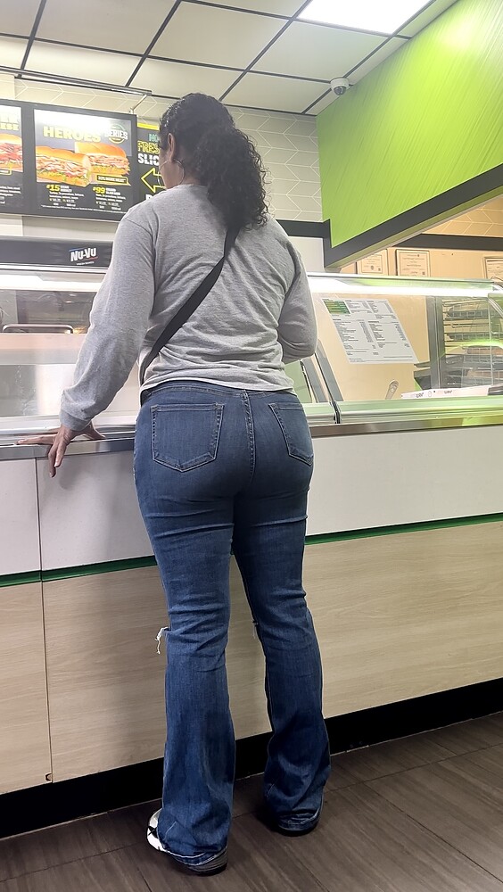 FRESHLY BAKED BUNS… at Subway - Tight Jeans - Forum