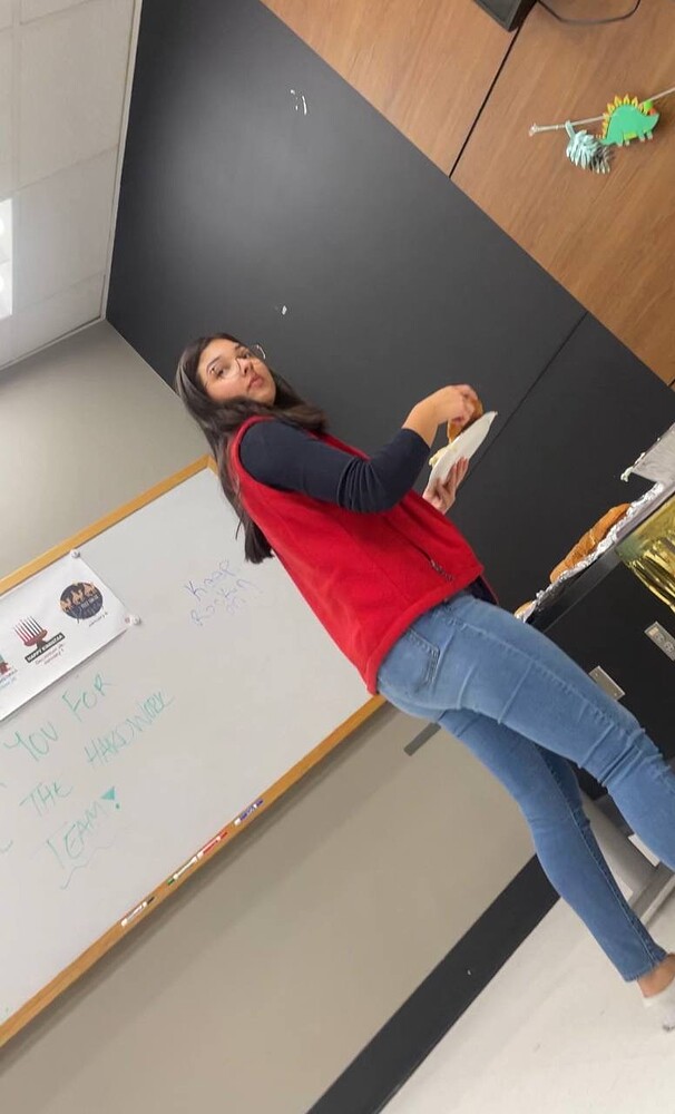 Cute Target employee showing off her nice ass - Tight Jeans - Forum