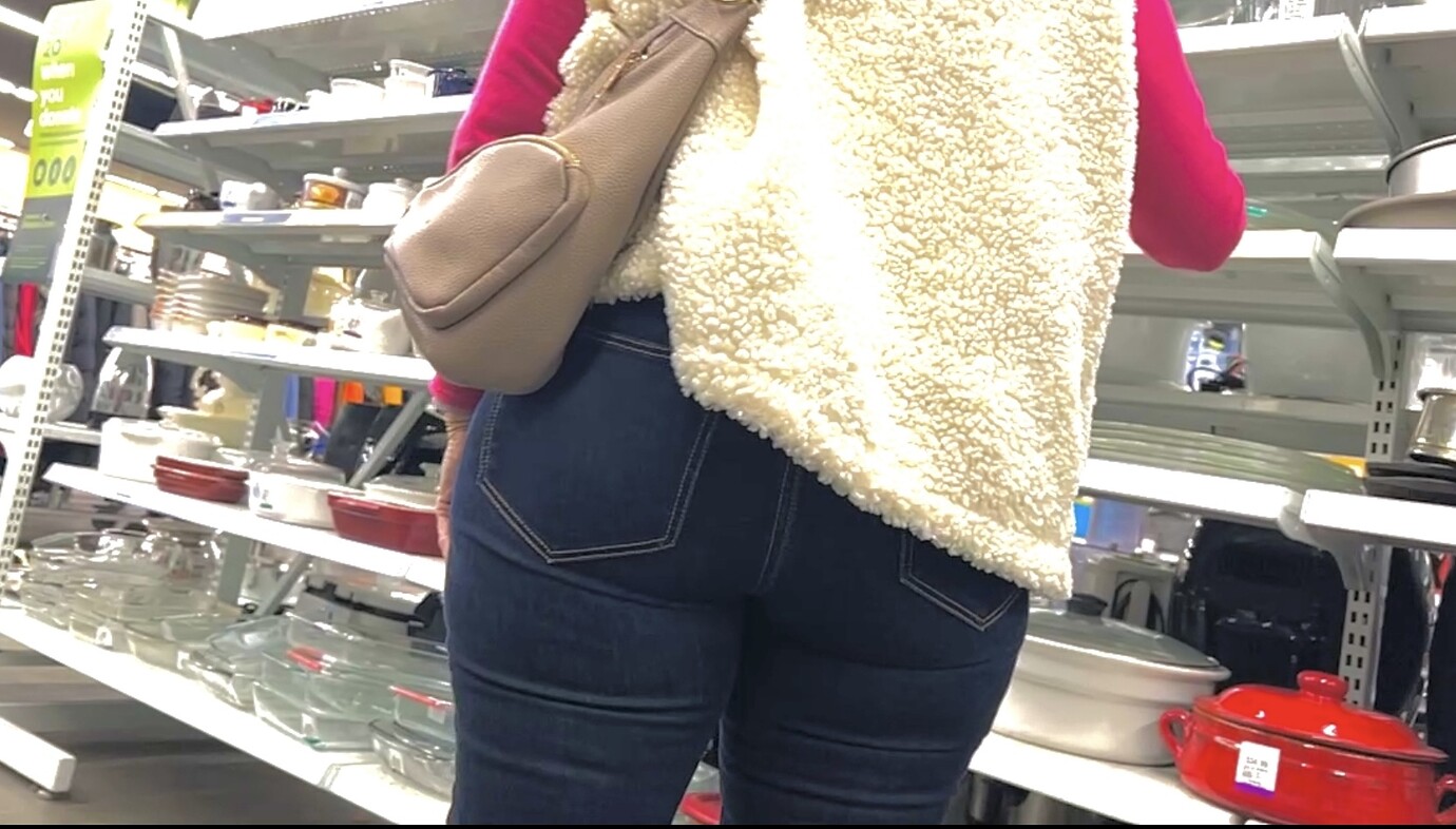 Caught by a caked up mature lady in jeans - Tight Jeans - Forum