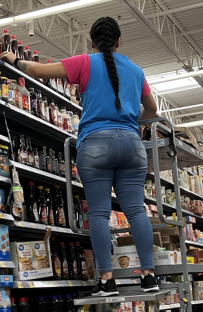Big Booty Walmart Worker (3rd time catching her) - Tight Jeans - Forum